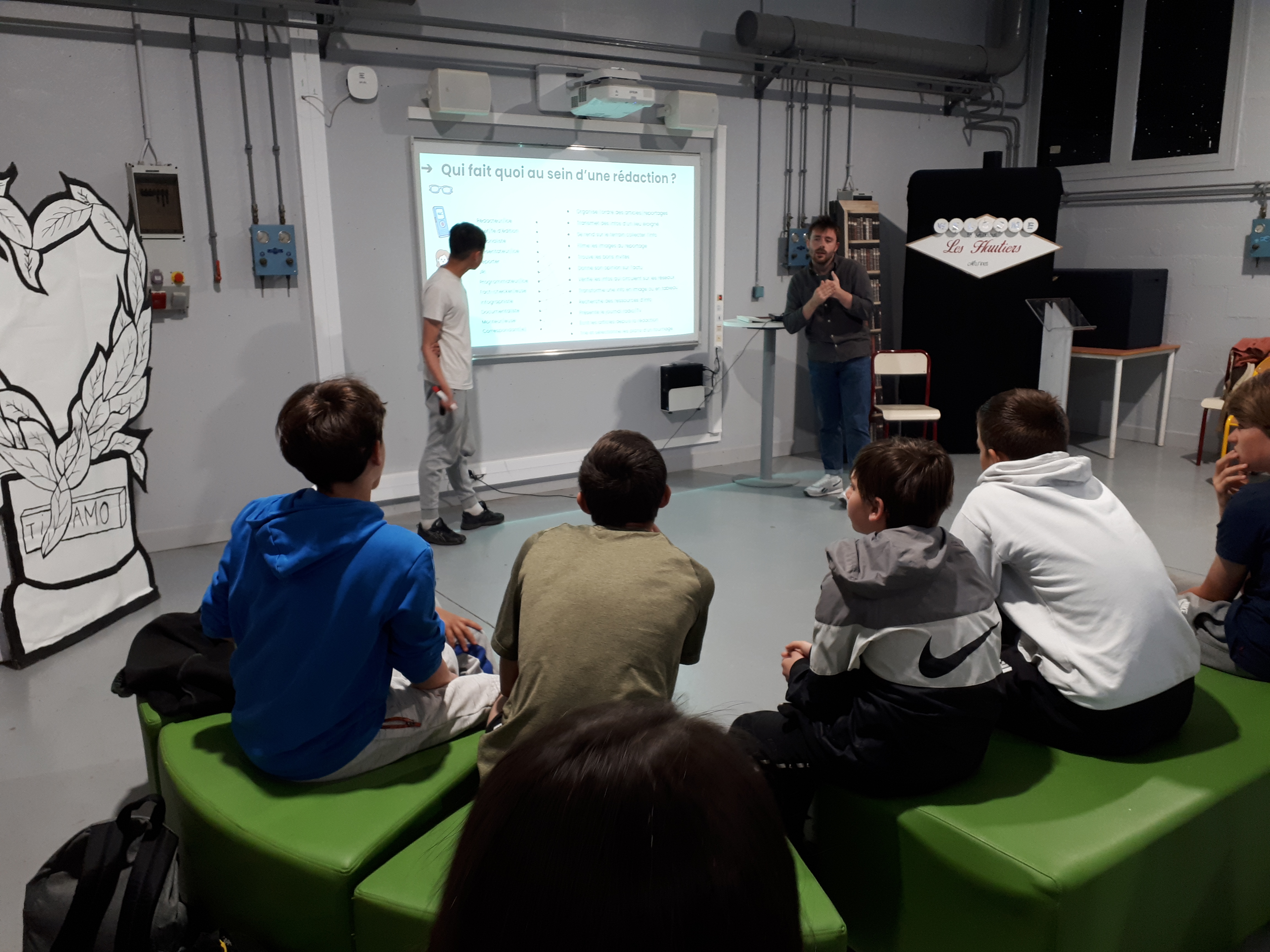 Fake News 1 : un journaliste à la rencontre des élèves. - Collège Les ...